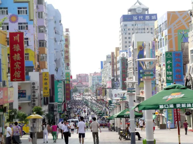 Shopping in Qingdao: Best Malls, Local Markets & Souvenir Guide (2026)