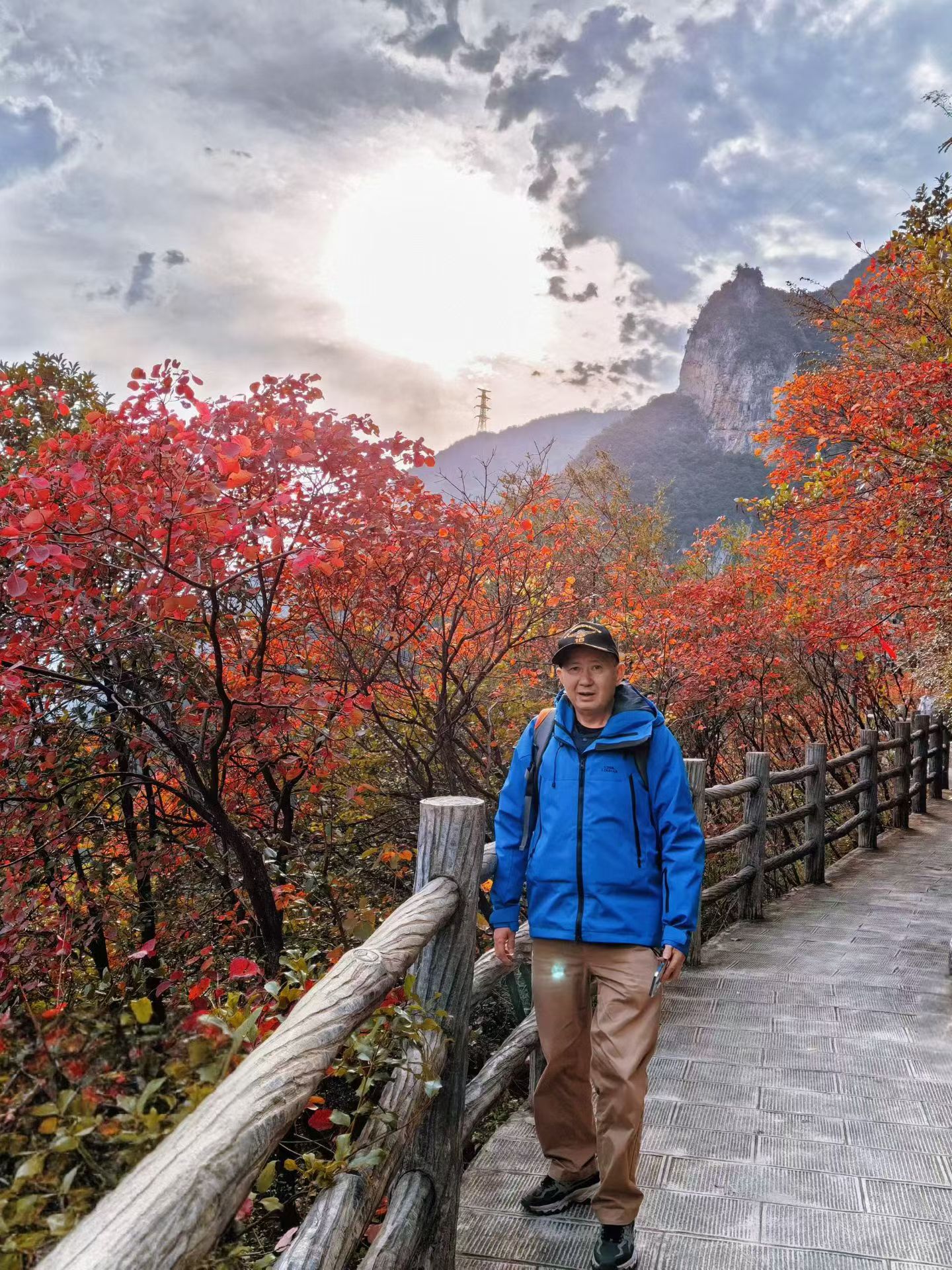 Hiking the Three Gorges Dragon Ridge & Goddess Peak Sky Road